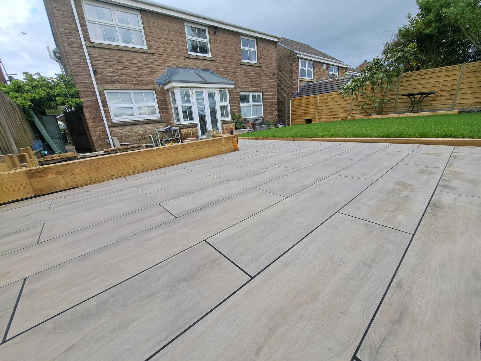 6 Reasons to Choose Porcelain Paving for Your Garden - Kettlewell ...
